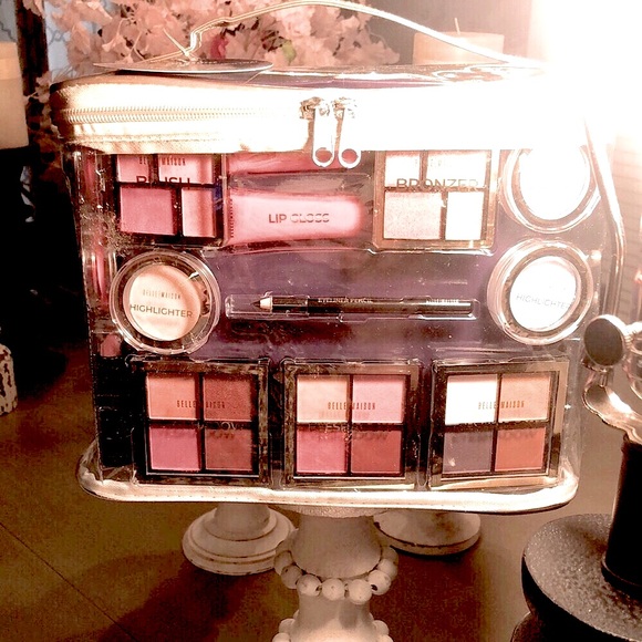 La Belle | Makeup | Bellemaison Makeup Set With Pink And Gold Shades ...